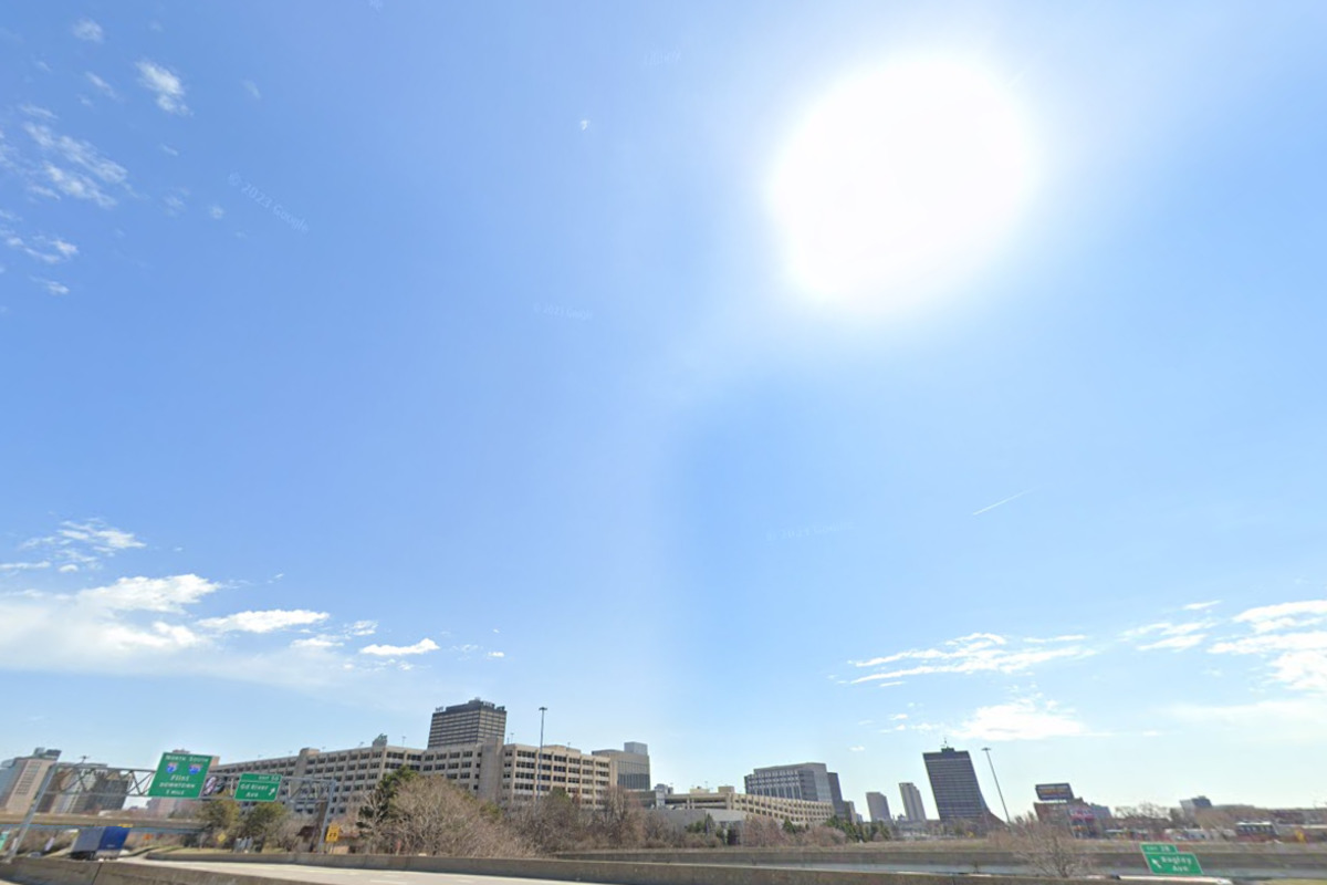 Detroit Braces for Sweltering Heat Wave and Intermittent Thunderstorms