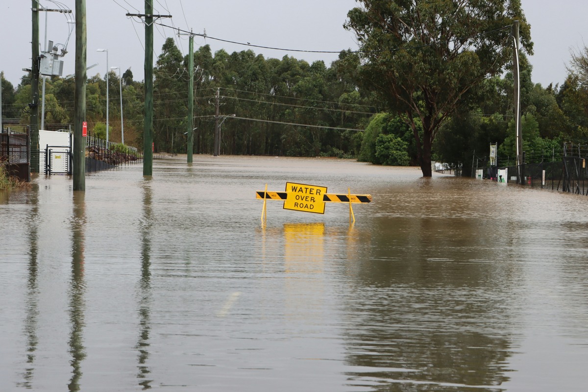 Durham Police Issue Traffic Advisory Amid Flash Flooding, Streets Near