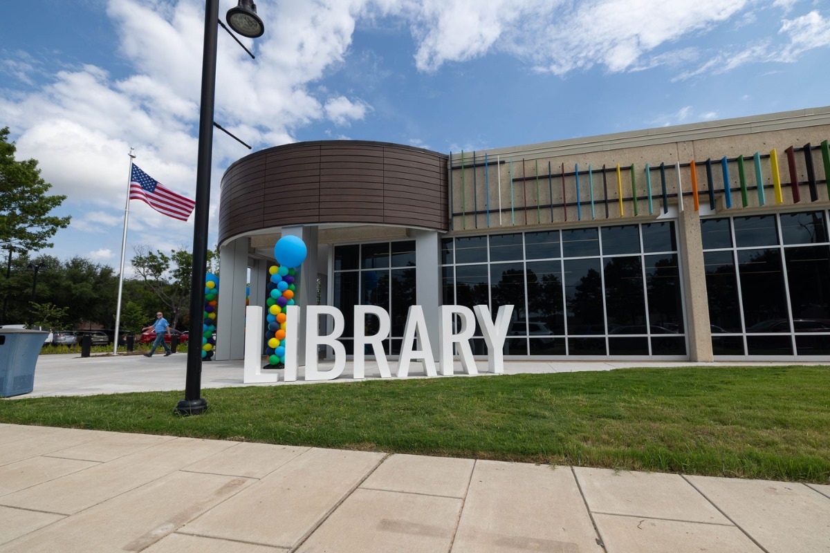 Garland Central Library Opens With Fanfare After Modernizing