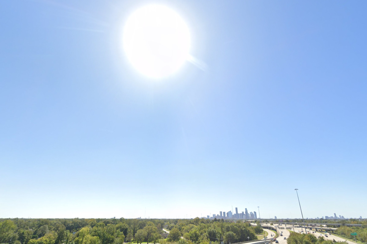 Houston Braces for Heat Wave with Sunny Skies and Potential Record