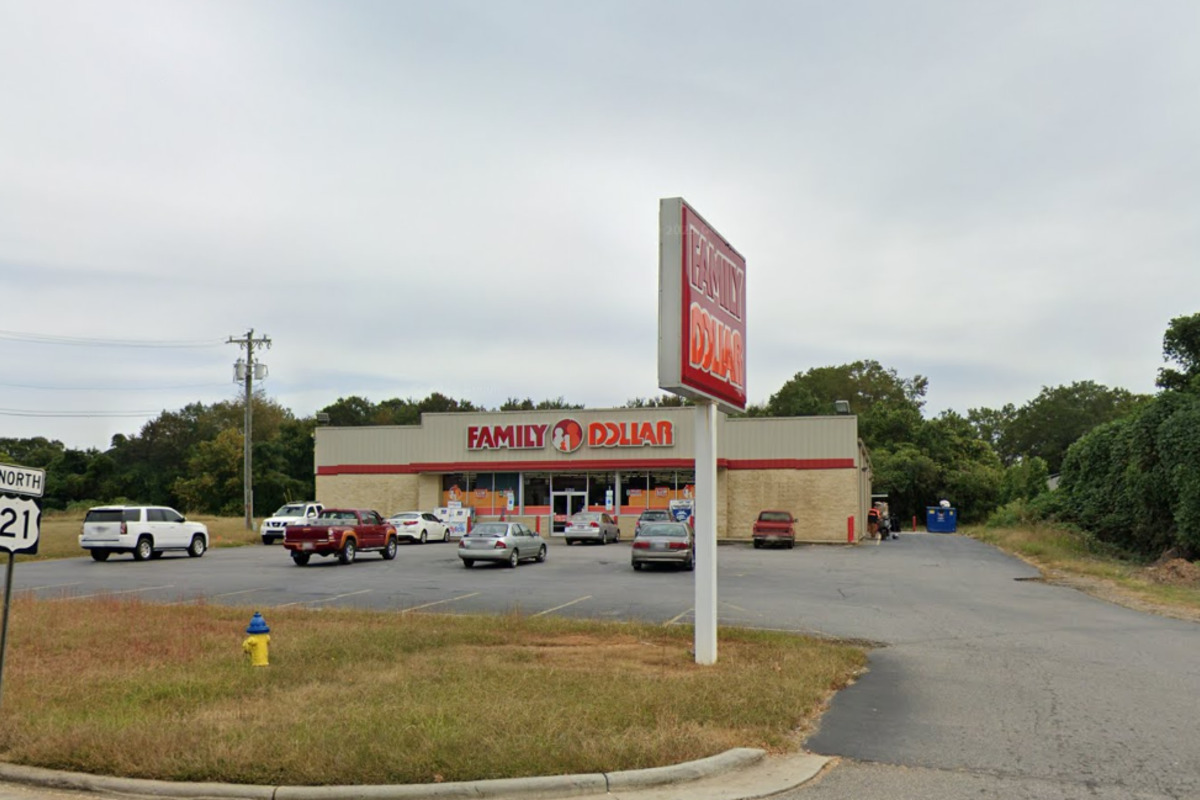 Iredell County Deputy Shoots Man Armed with "Edged Weapon" at Family