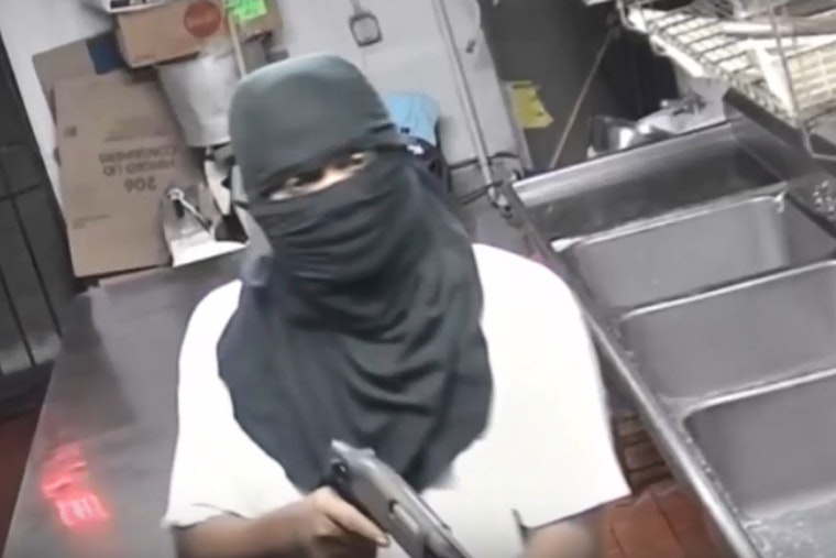 Memphis Police Seek Information on Suspects After Armed Robbery at