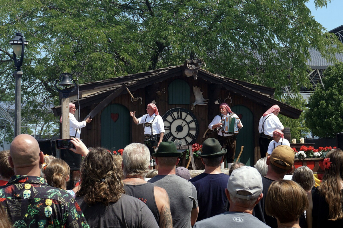 Milwaukee's German Fest Returns for 43rd Year with Traditional