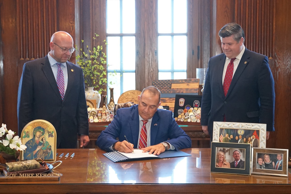 Missouri Governor Mike Kehoe Signs Ten New Bills into Law, Addressing