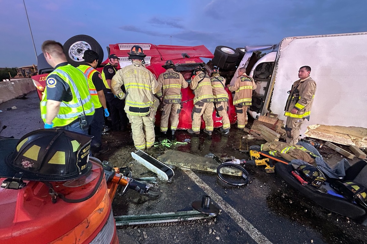 Oklahoma City Firefighters Exhibit Heroism in Complex Dawn Rescue of