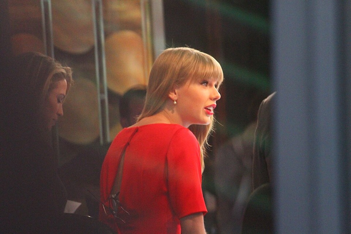Pop Icon Taylor Swift's Discreet Visit Sparks Fan Excitement in