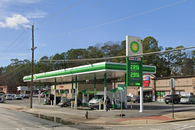 20-Year-Old Man Shot in Suspected Attempted Robbery Near Southwest