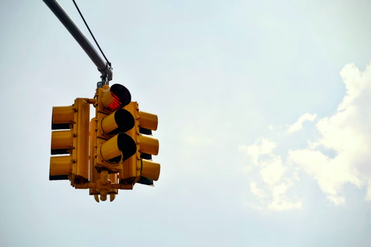 East Las Vegas Gets New Traffic Signal at Hollywood, Vegas Valley