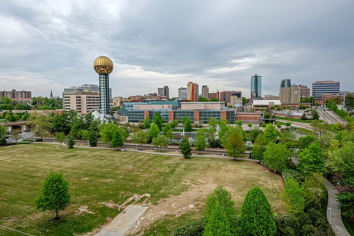 Knoxville's Varied Weather Forecast: Slight Rain Chances Today with
