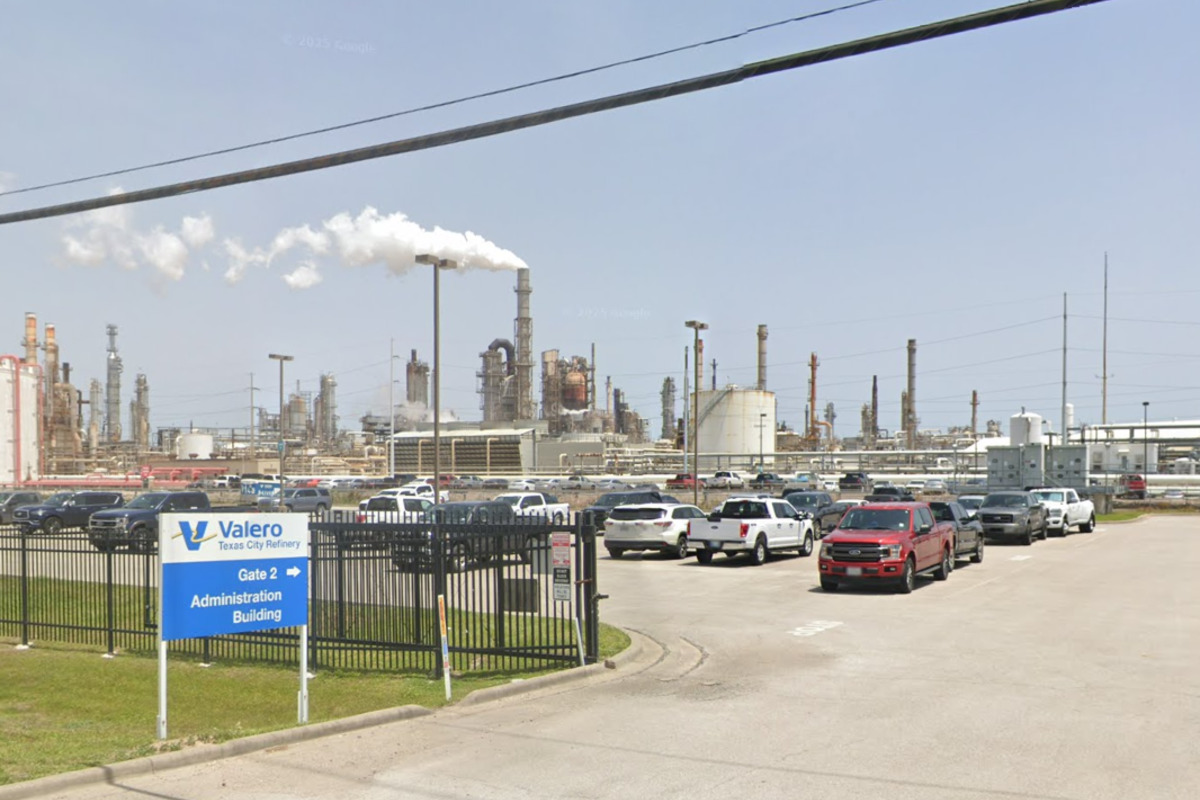 Valero Facility in Texas City Restarts After SO2 Emission Scare, Air