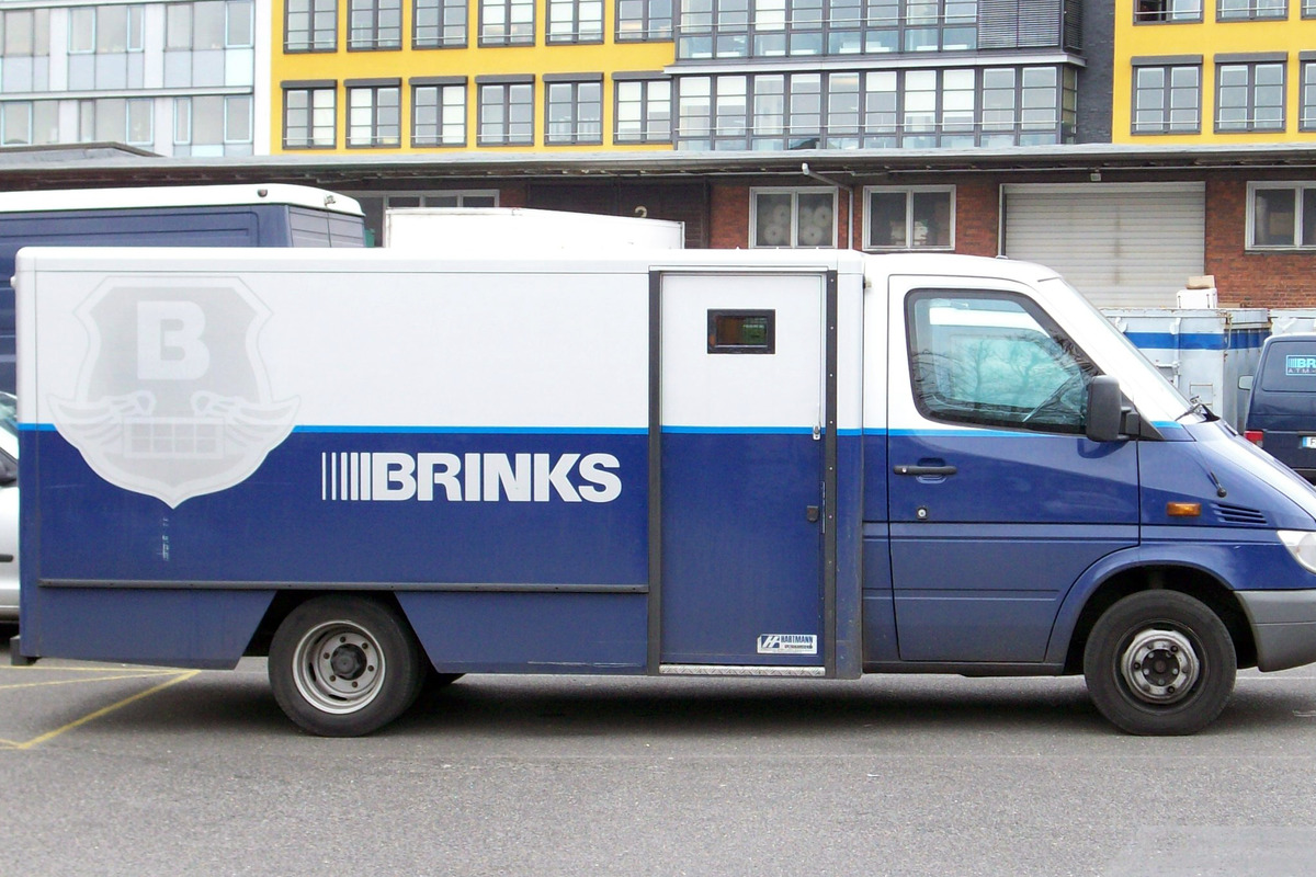 Brinks Guard Shoots Alleged Robber During Daytime Confrontation in