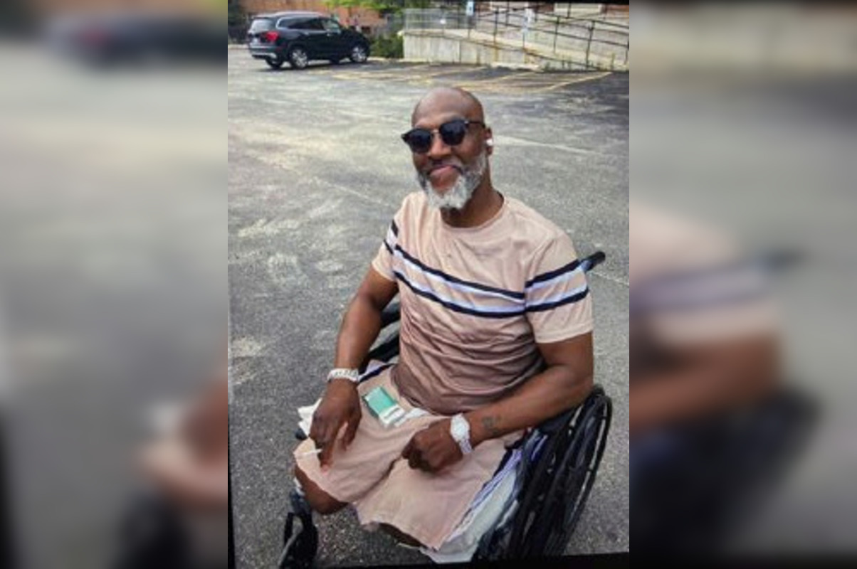 Chicago Police Seek Help to Find Missing Double Amputee Tony Sanders