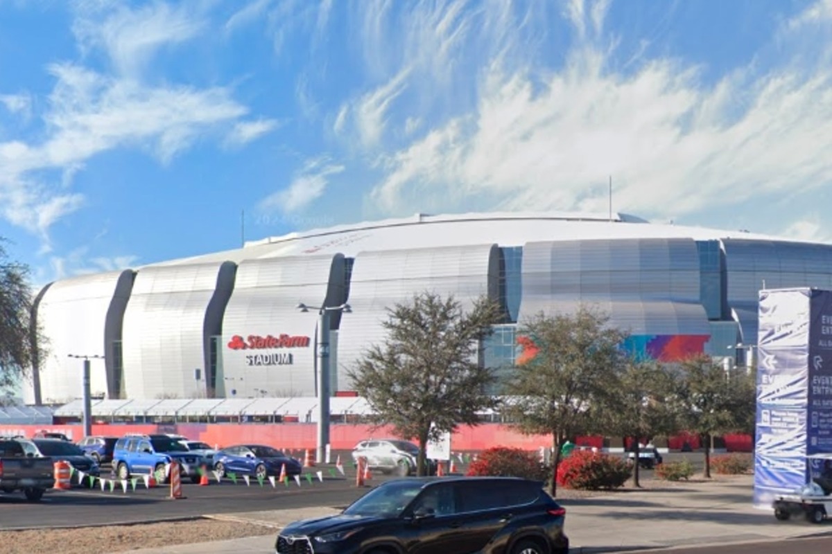 FAA Imposes No Fly Zone Over State Farm Stadium in Glendale as Drone