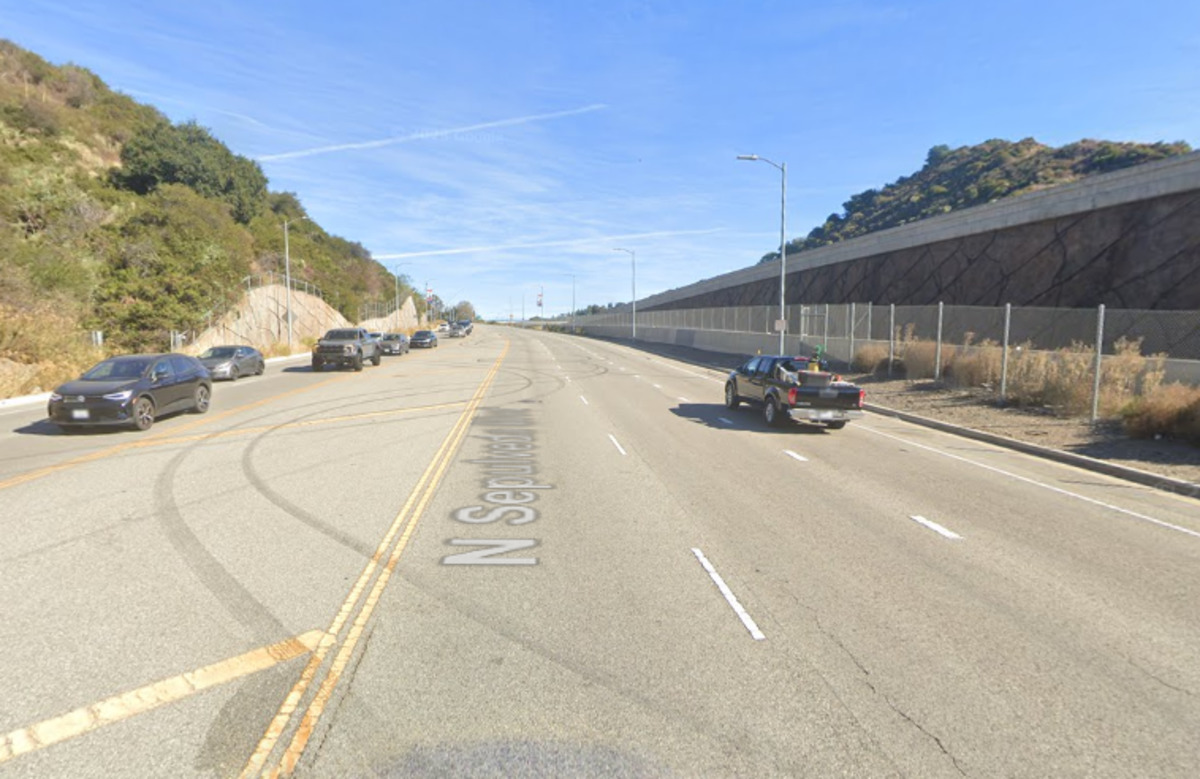 Fatal Collision on 405 Freeway Claims One Life, Injures Another in