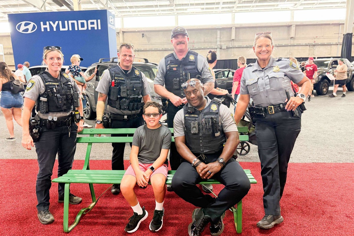 Oklahoma City Police Highlight Community Bonding at State Fair with