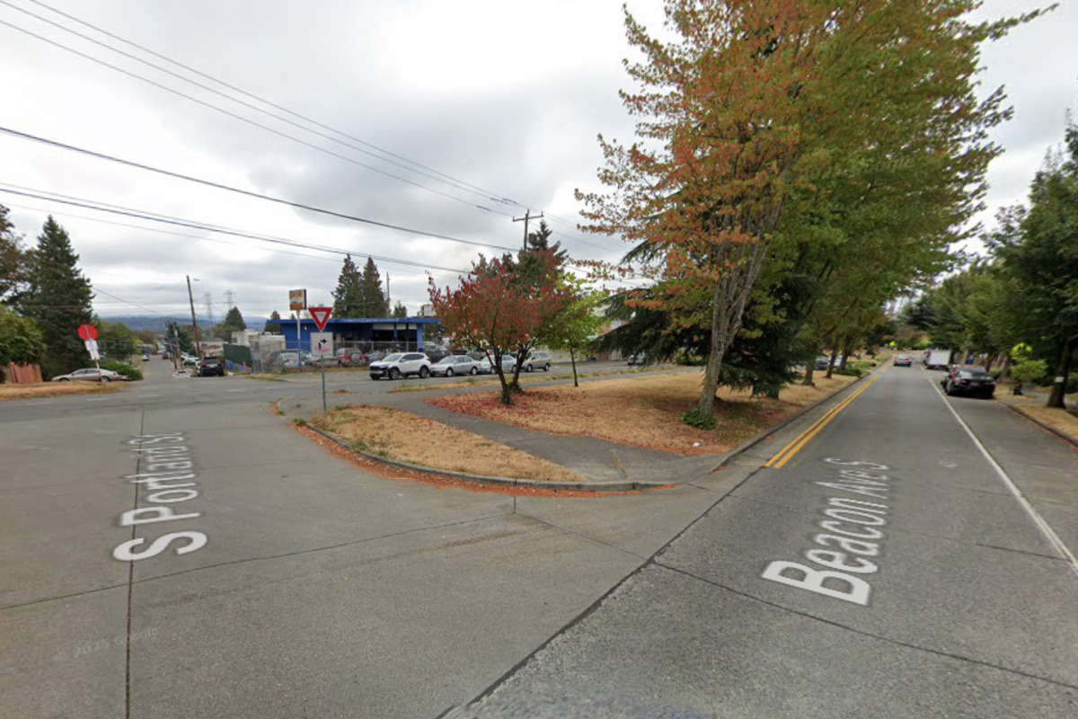 Pedestrian Fatality in Seattle's Beacon Hill Intersection, Box Truck