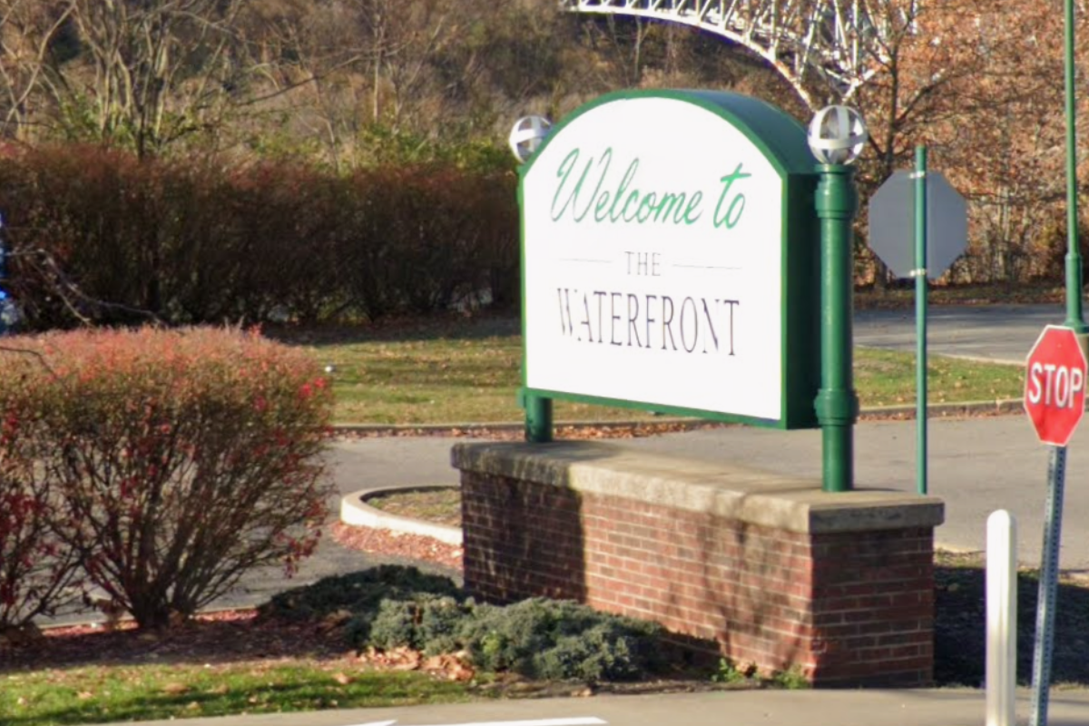 Pittsburgh Transit Riders Face Challenges as Popular Waterfront Bus