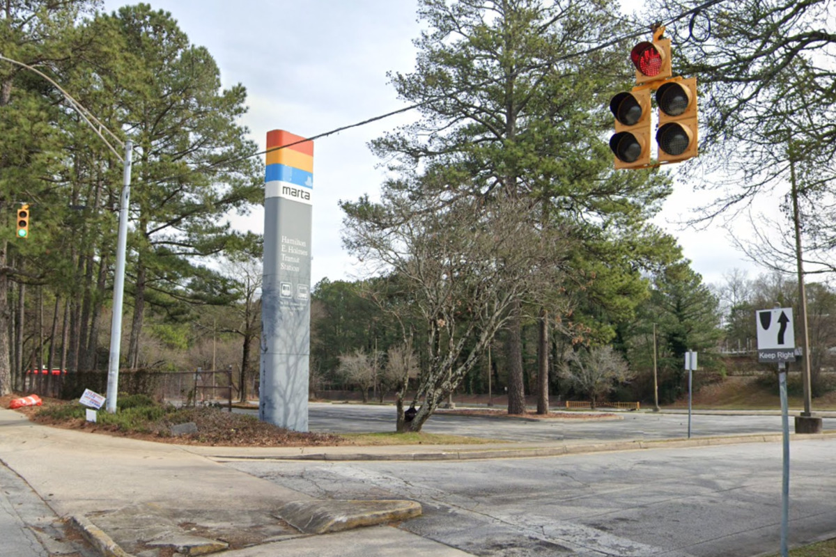 Teenager Wounded in Gunfire on Hamilton E. Holmes Drive NW, Atlanta