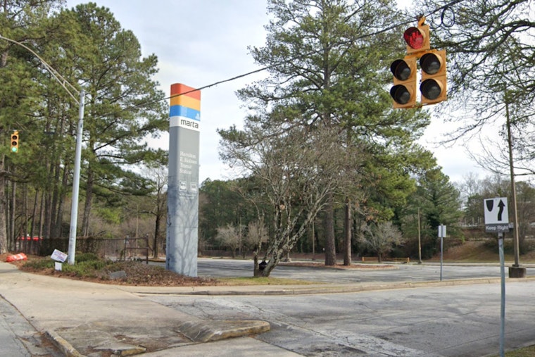 Teenager Wounded in Gunfire on Hamilton E. Holmes Drive NW, Atlanta