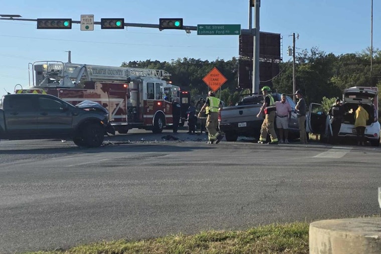 Travis County ESD No. 1 Responds to 4-Vehicle Crash in Lago Vista, Six