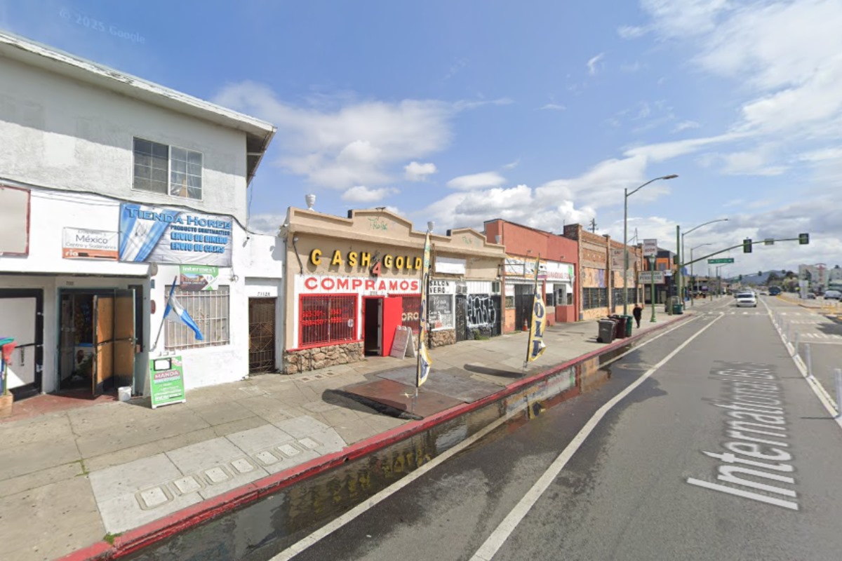 Two Dead, Four Injured in Oakland Pawn Shop Gunfight During Attempted