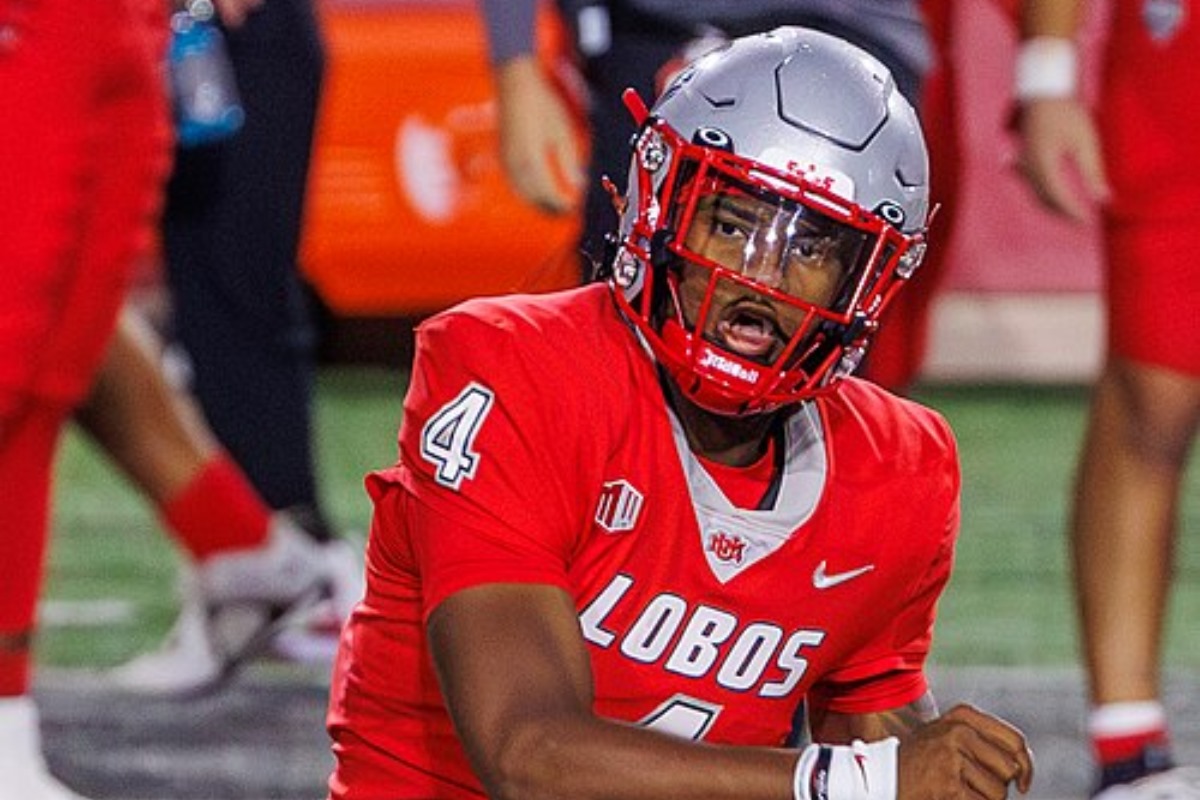 Utah Quarterback Devon Dampier Champions Community Spirit with