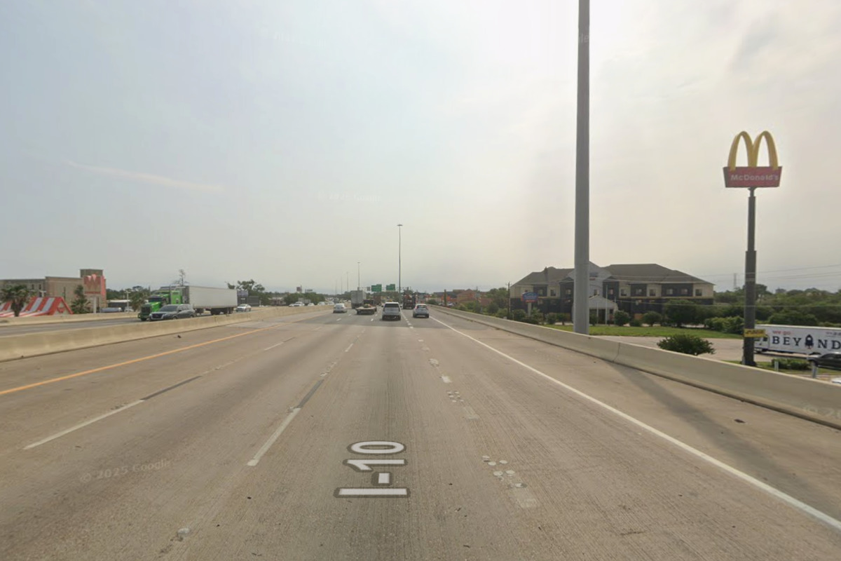 Afternoon Inferno Sends Black Smoke Towering Over East Houston