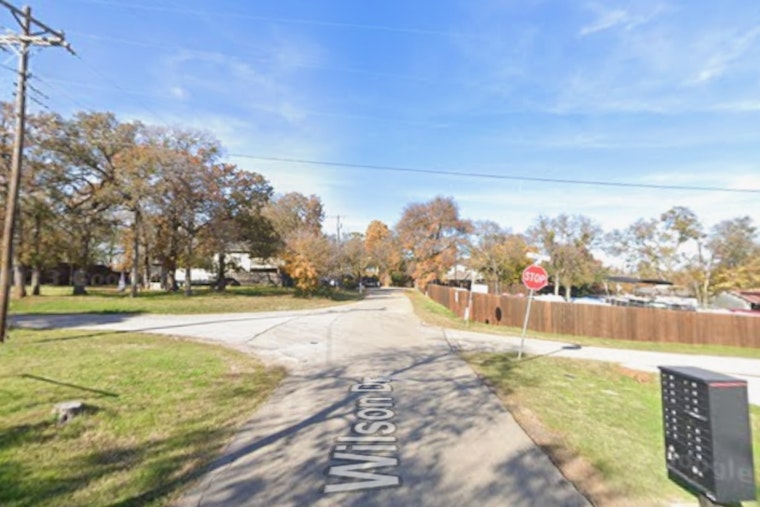 Backyard Blaze Rocks Lake Dallas Block, Fire Crews Save Homes