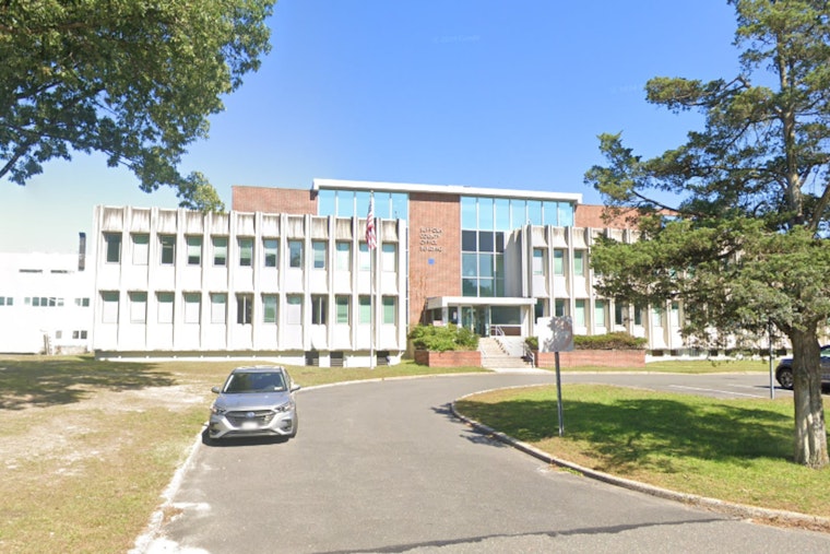 Bay Shore Man Charged with Kidnapping Queens Child