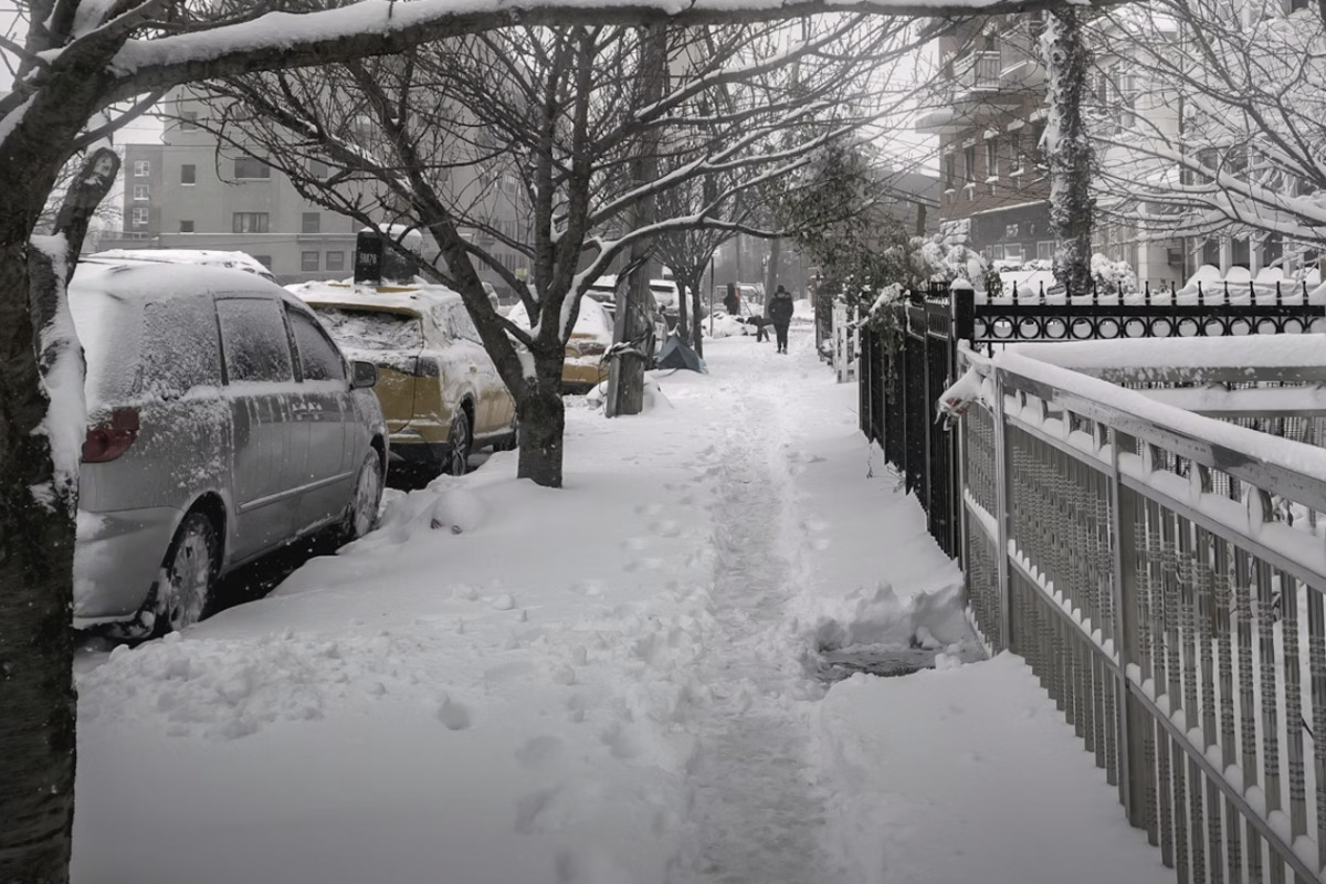 Bloomington Delays Sanitation Services Amidst Intense Winter Weather