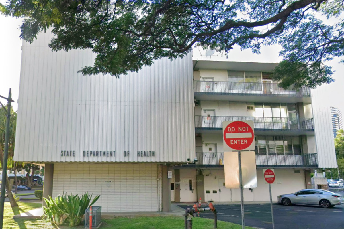 Brown Water Scare Has Kamaʻole II Regulars Steering Clear