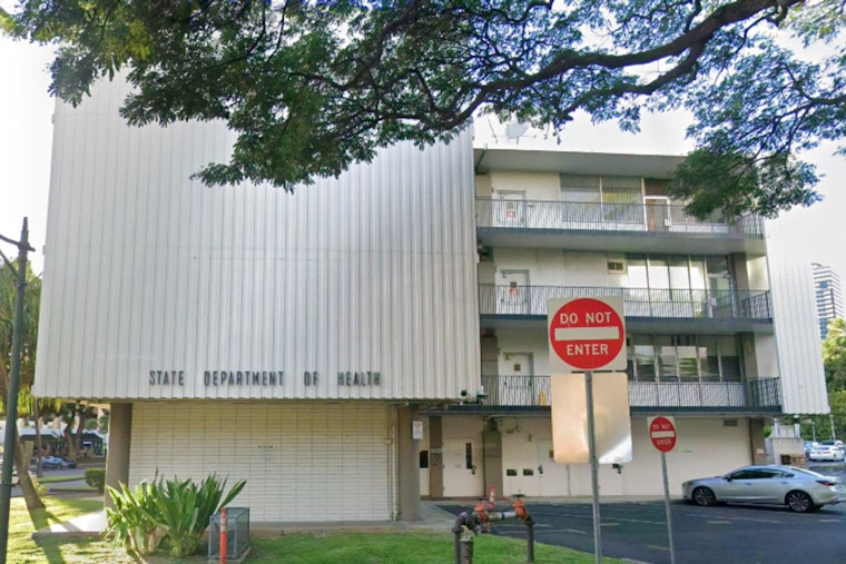 Brown Water Scare Has Kamaʻole II Regulars Steering Clear