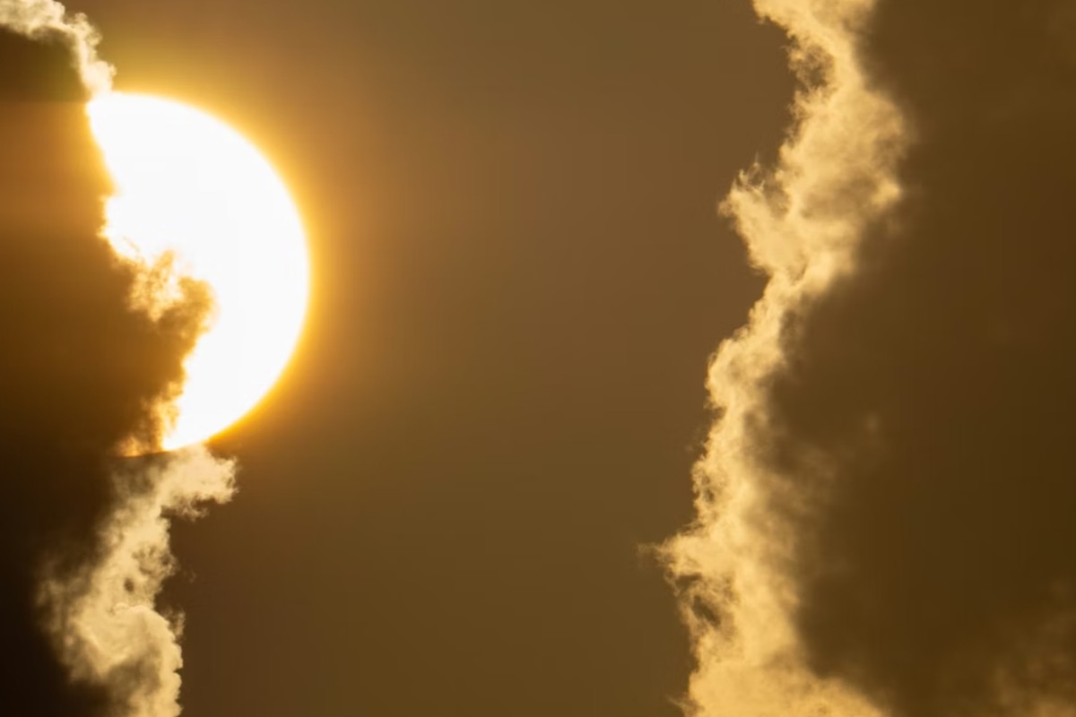 Charlotte Prepares for a Mix of Rain Snow Showers and Sunshine