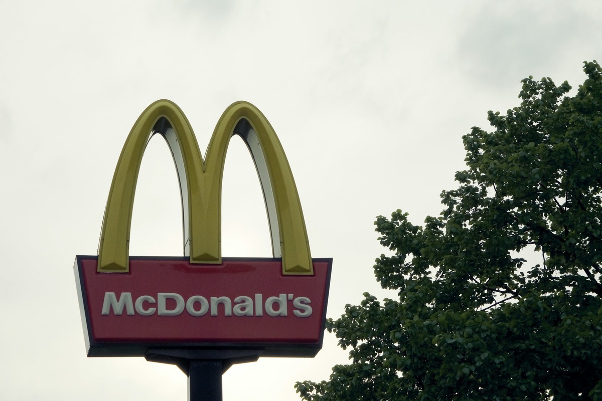 Chicago suit says McDonald's McRib contains no rib meat