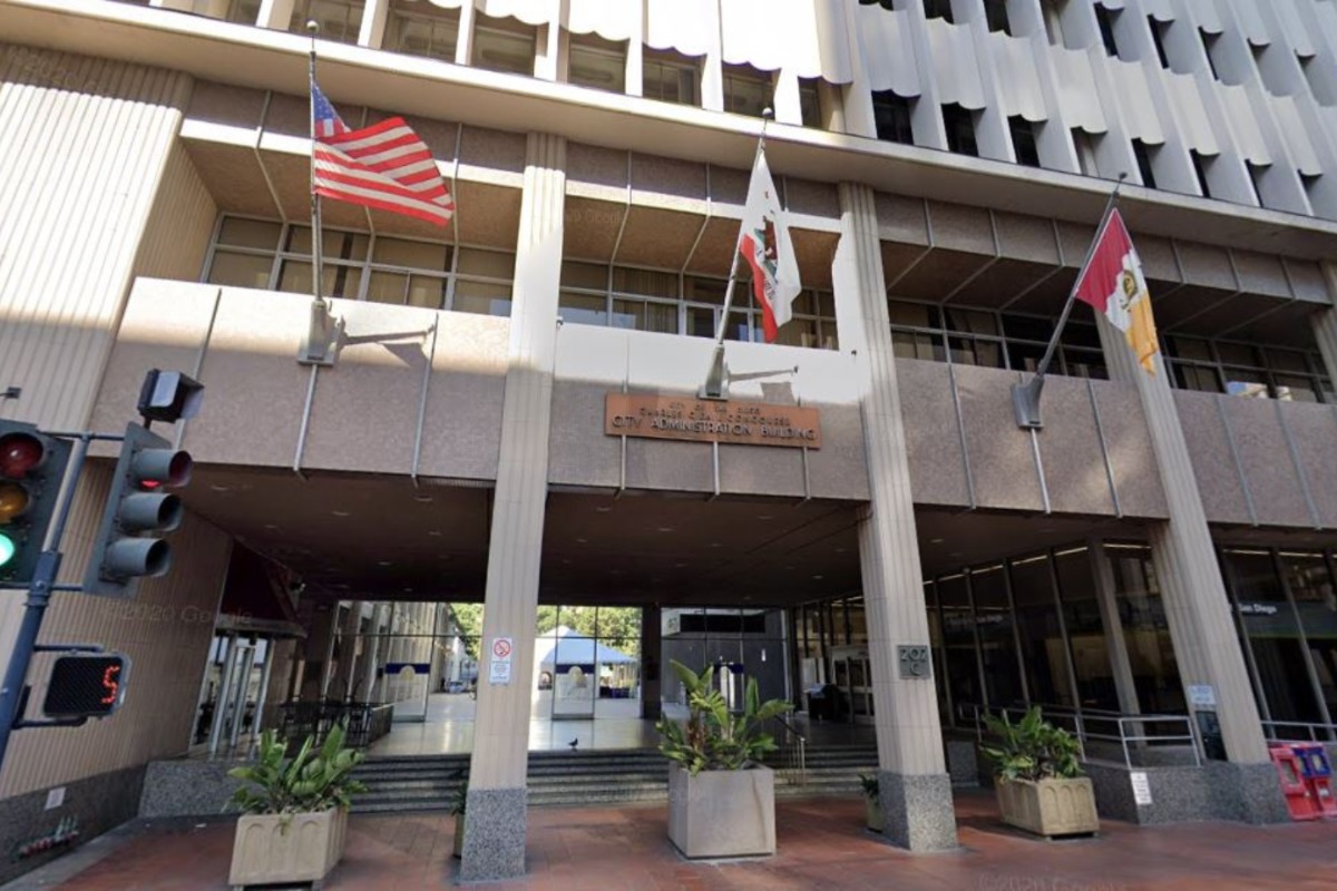 San Diego Protesters Barricade Mayor's Office Over Immigration
