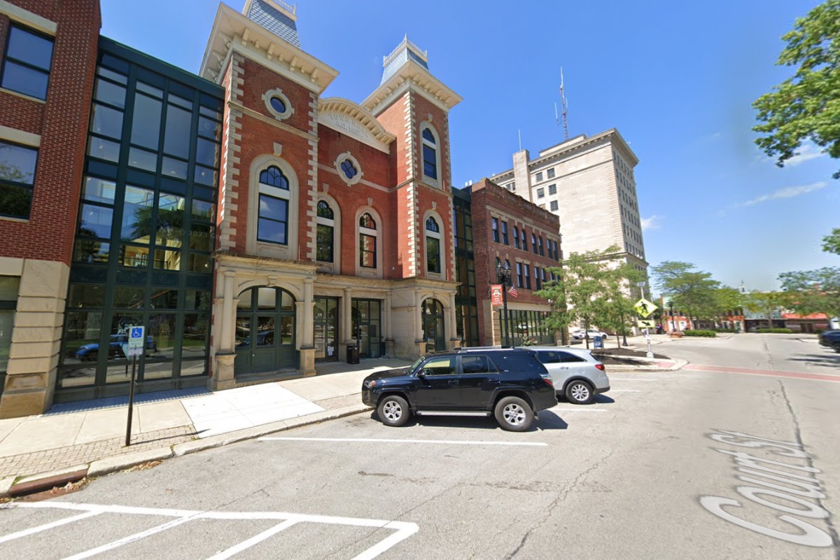 Elyria, Ohio Announces Weekend Parking Ban Ahead of Snowstorm to Keep