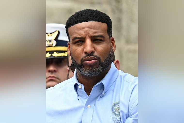 Houston Councilman Rips Masked ICE Raids, Demands Agents Flash IDs