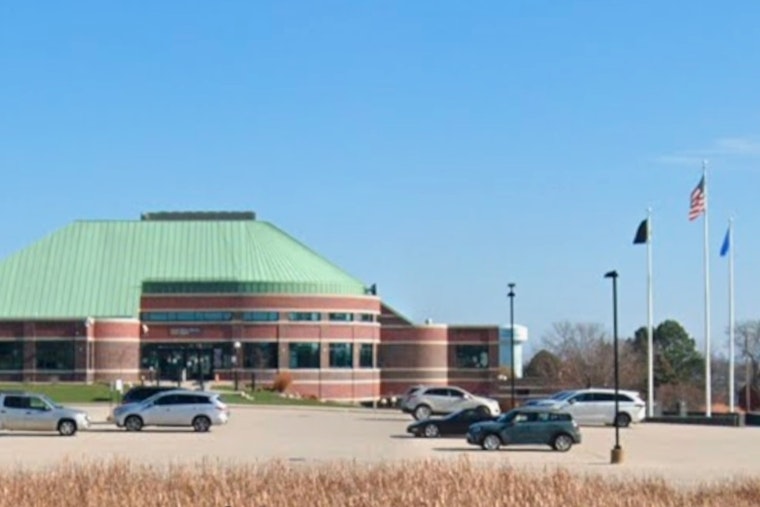 Lake Shore Road Raid Nabs 4 After Beaver Dam Cash-and-Jewelry Heist