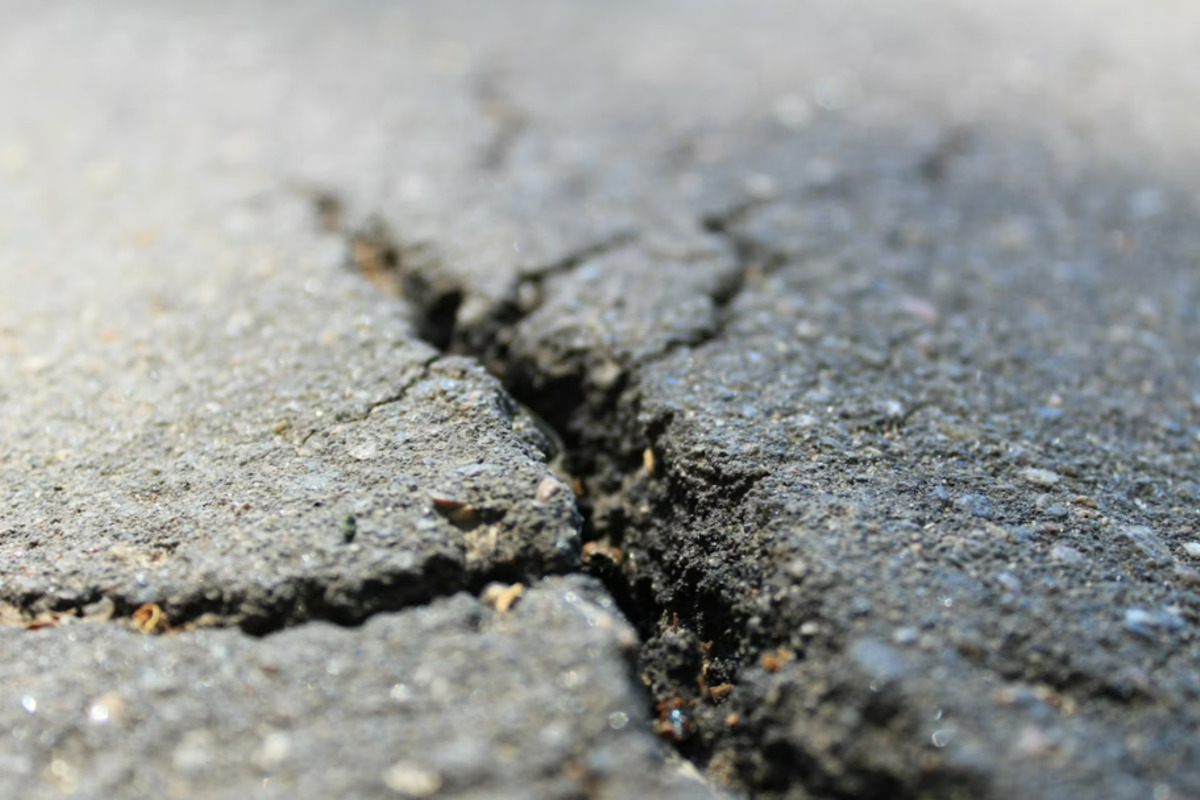 4.1 Quake Shakes Mauna Loa Flank