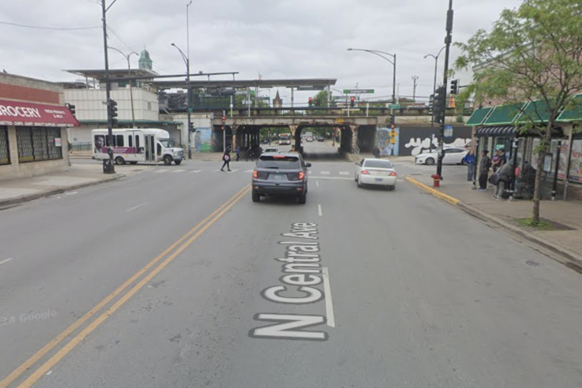 Man Stabbed on Chicago's Green Line Train in South Austin Amid Ongoing