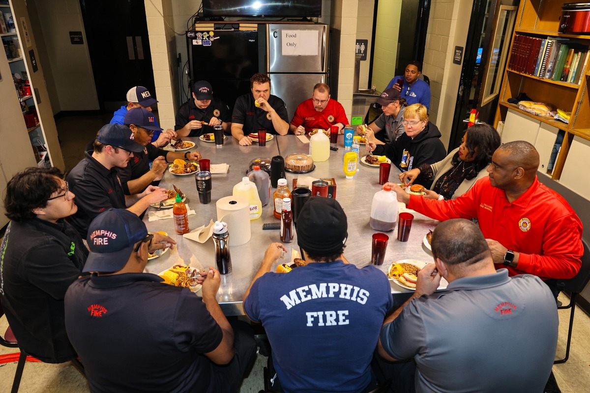Memphis Fire Department Command Staff Serves Up Gratitude, Cooking for