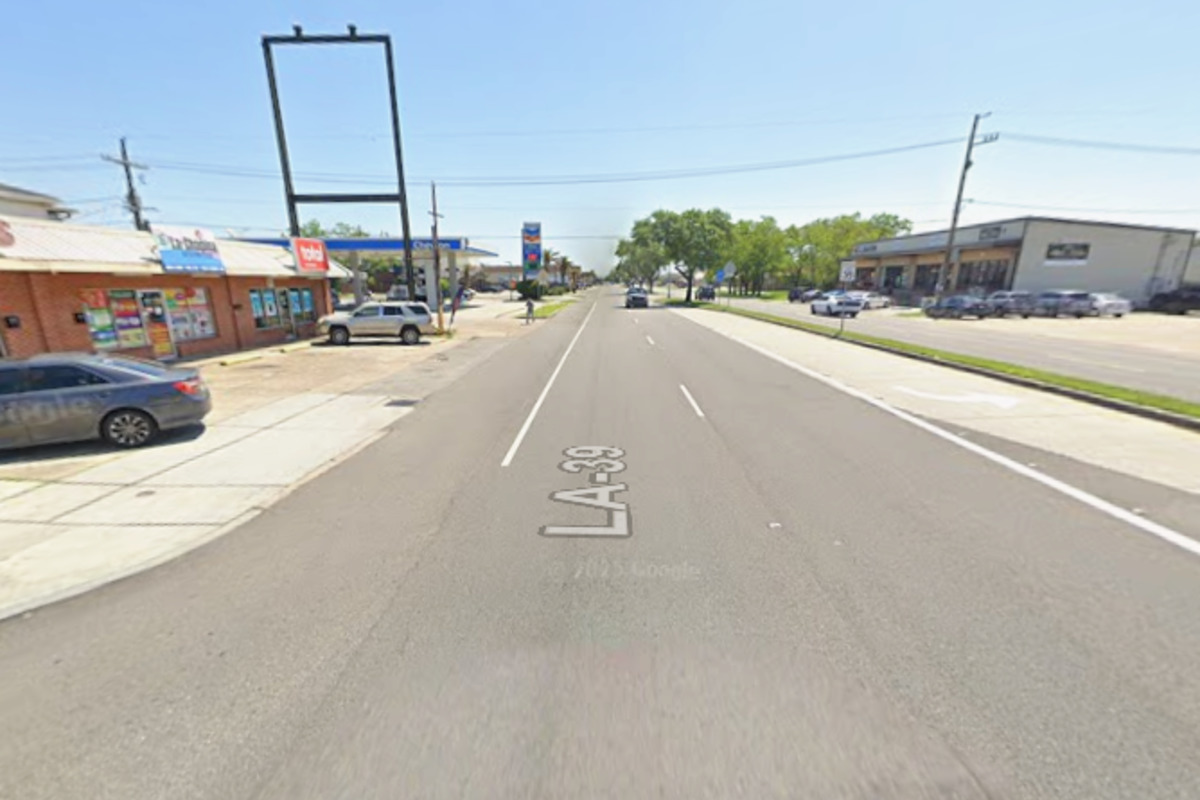 Metairie Man Dies in Single-Vehicle Crash Against Billboard Pillar on
