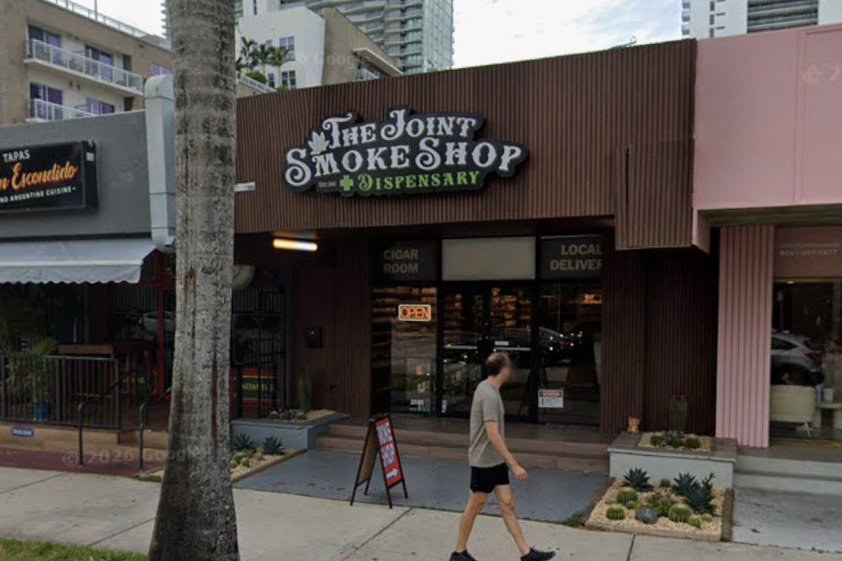 Miami Smoke Shops Targeted in Series of Burglaries, Over $10,000 in