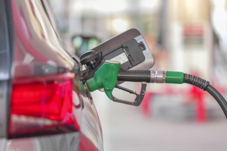 Michigan Gas Prices Edge Up 11 Cents, Surpass National Average Despite