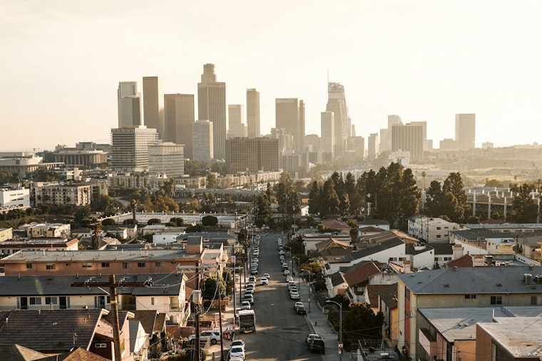 Mild Temperatures and Morning Fog Set the Scene for Los Angeles