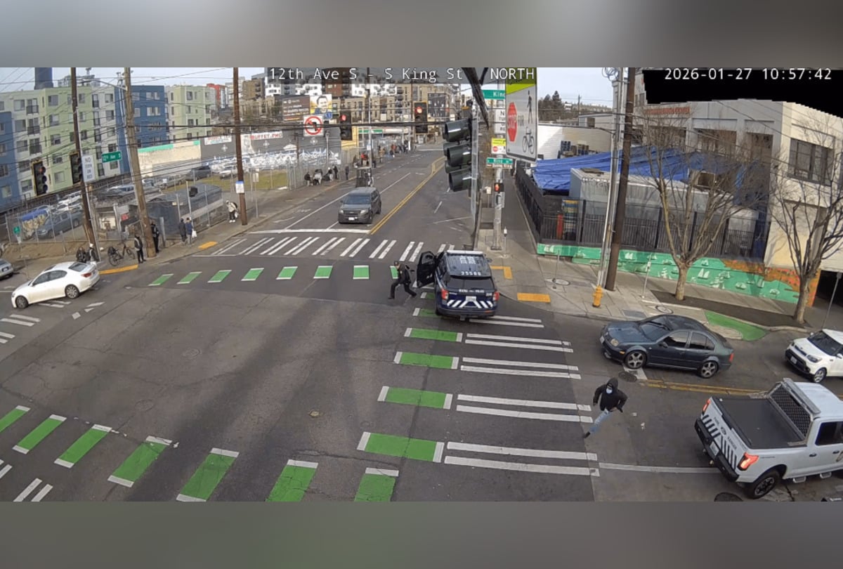 Seattle Street Cam Catches Alleged Felon Ditching Drugs and Cash