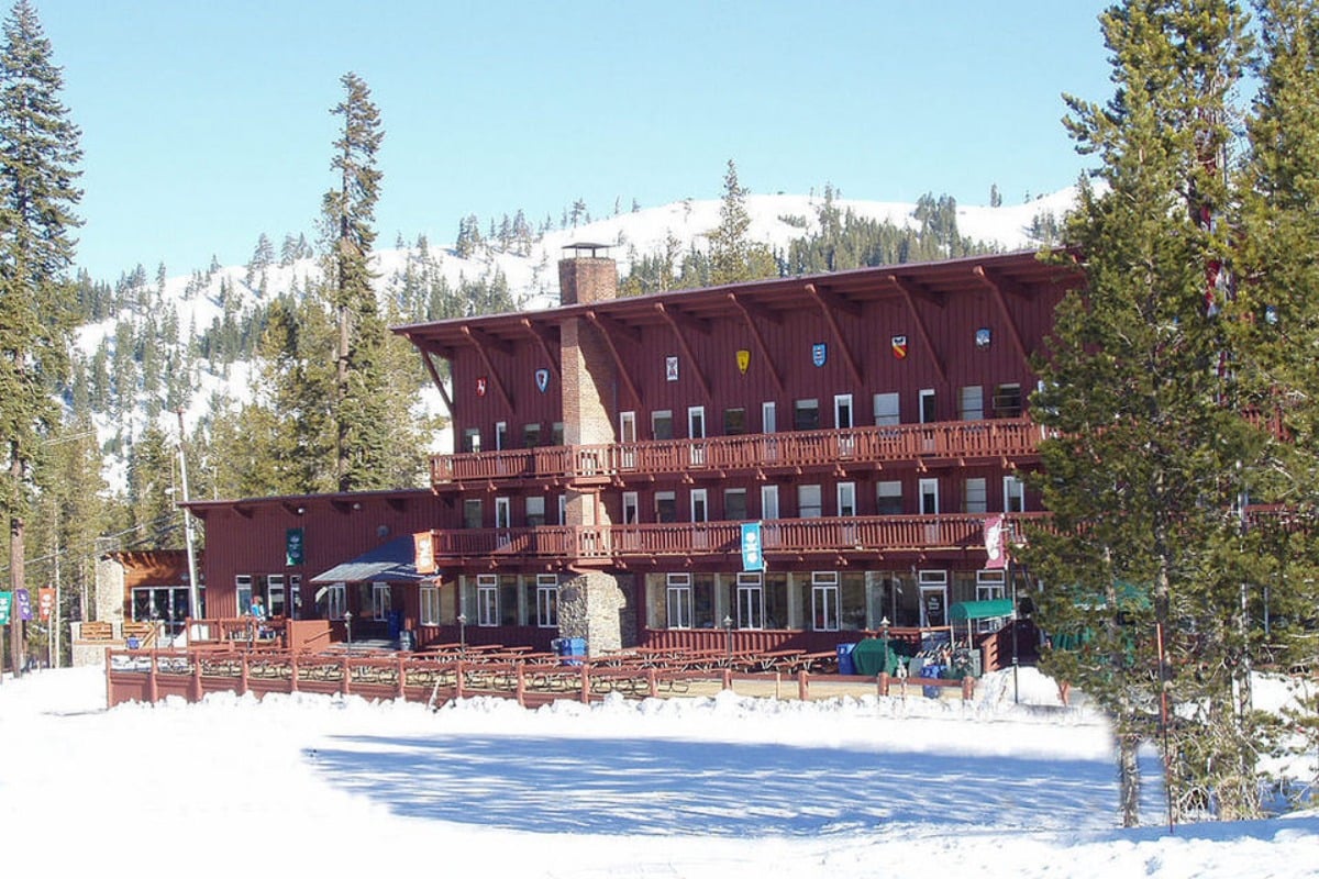 SF Star Chef Brings Swanky Yarrow Eatery To Sugar Bowl's Summit