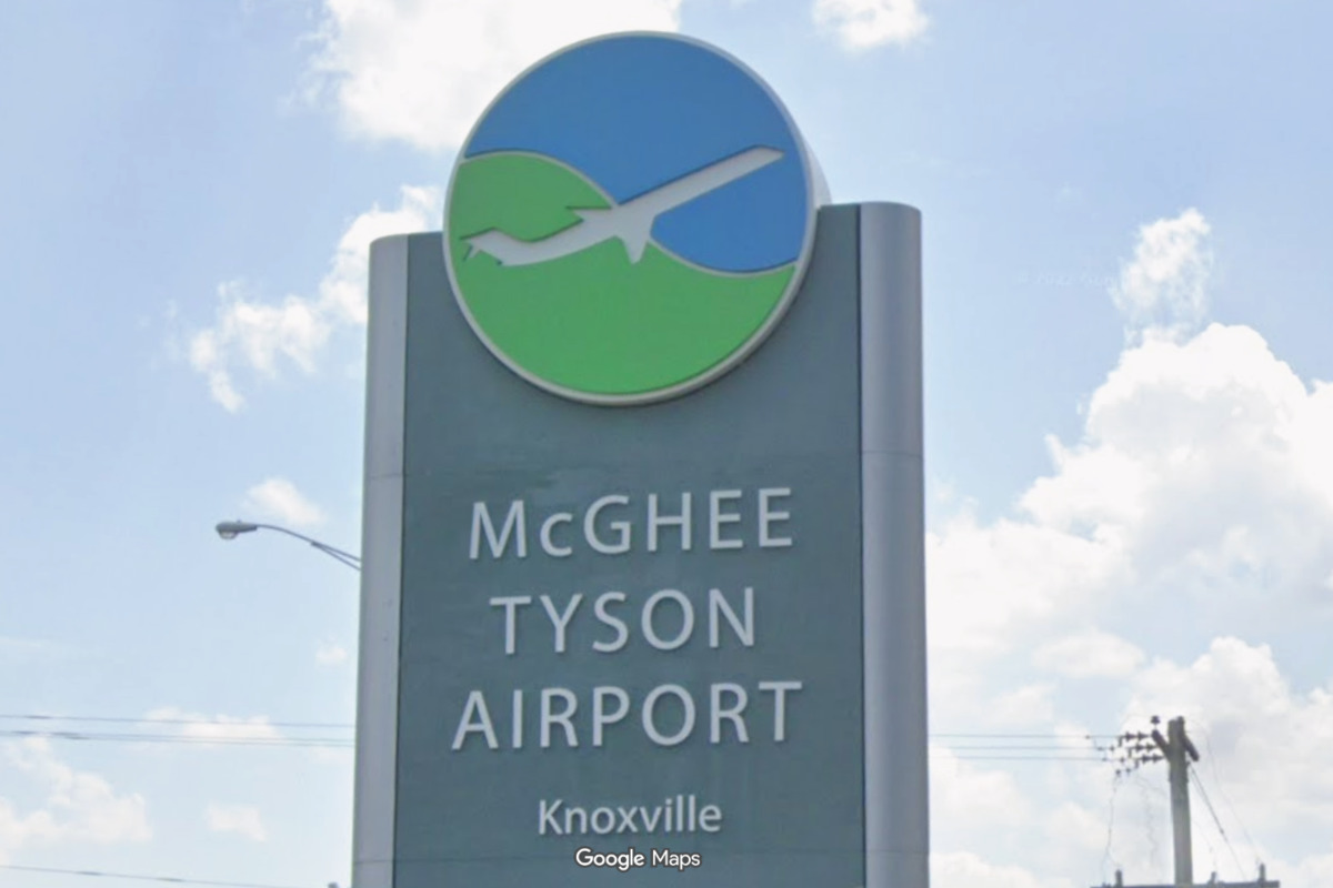 Snow Pummels McGhee Tyson Runway, Knoxville Fliers Stuck Waiting