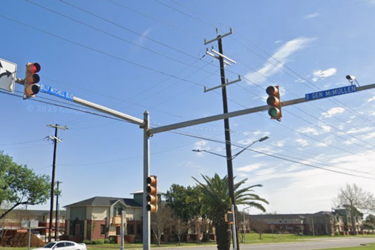 Southwest Side Kitchen Fight Turns Bloody, Leaves Man Stabbed In Chest