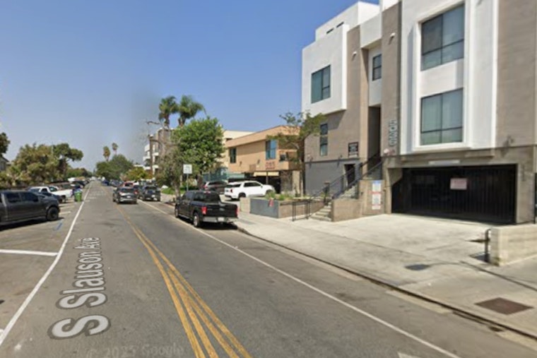 Swift Response by LAFD Extinguishes Apartment Fire in Del Rey, Los